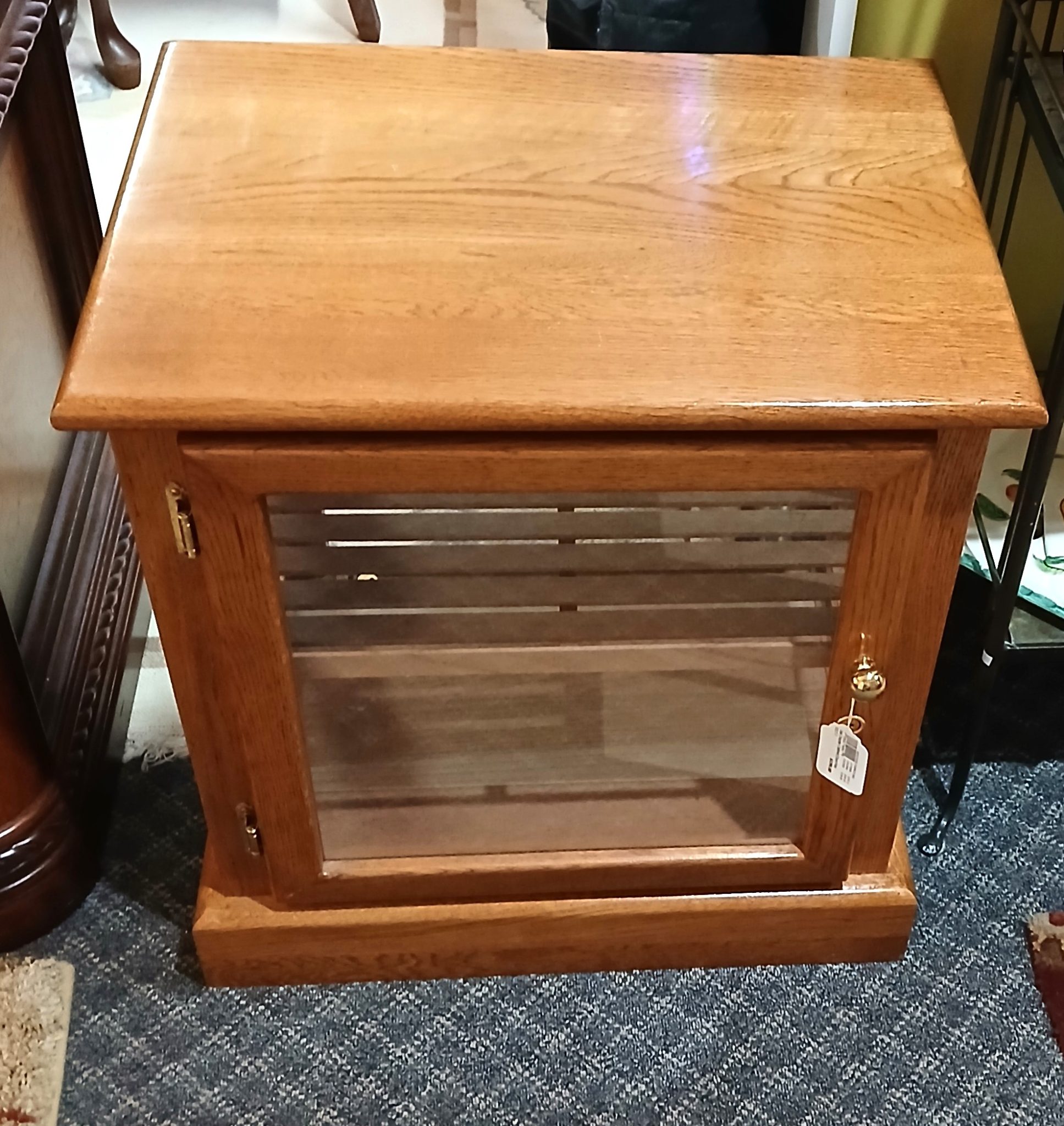 Oak-Glass Display Accent Table – Westside Furniture Consignment Emporium